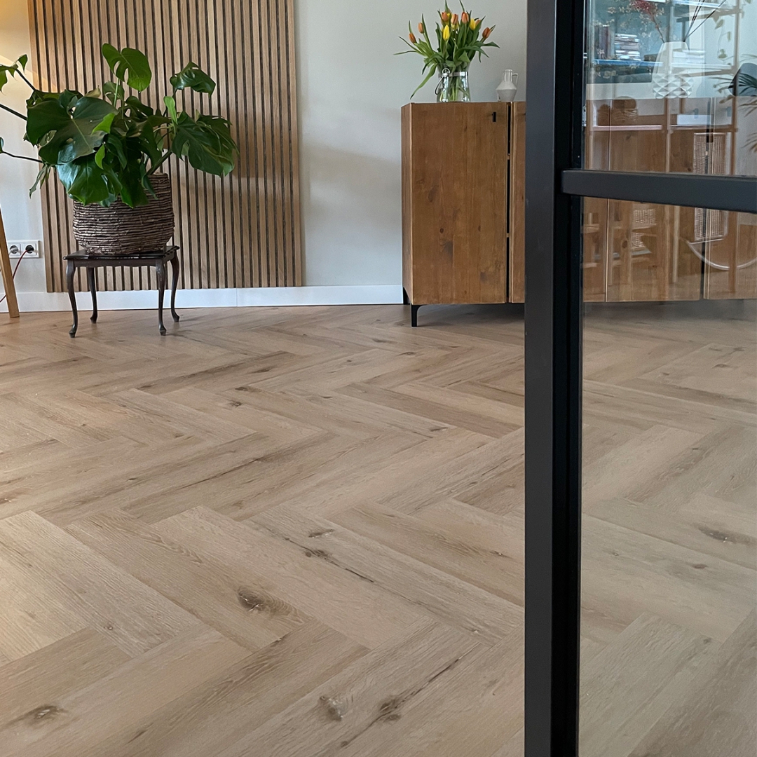 PVC visgraatvloer, klassiek in een trendy jasje - OOK vloeren